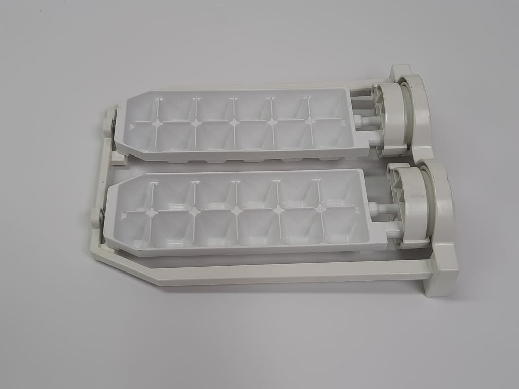 Samsung Fridge Freezer Ice Tray Assembly - DA97-04137B